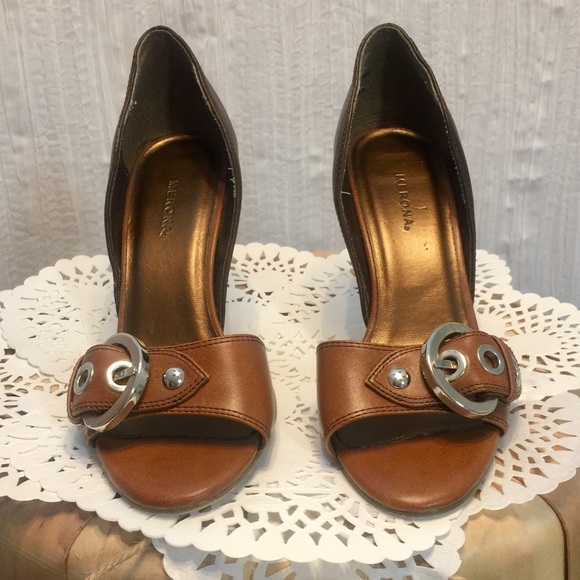 Merona | Shoes | Merona Twotoned Brown Leather Heels Shoes Sz 85 | Poshmark